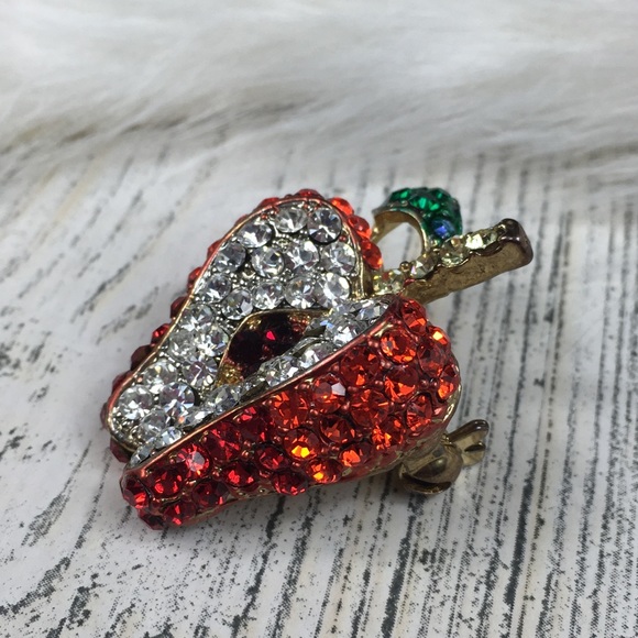 Vintage | Jewelry | Vintage Crystal Apple Brooch | Poshmark